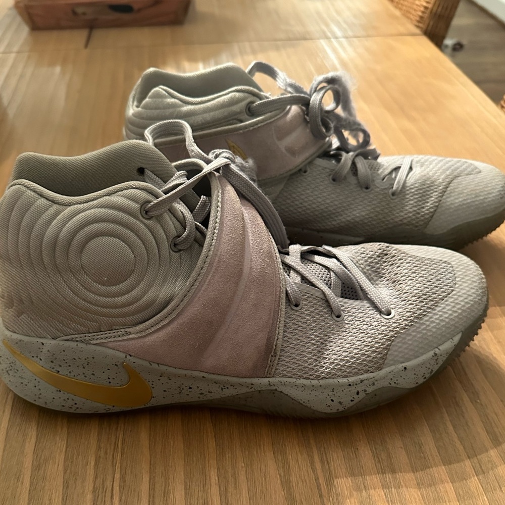 Nike Kyrie 2 Battle Grey Basketball Shoes - Gem